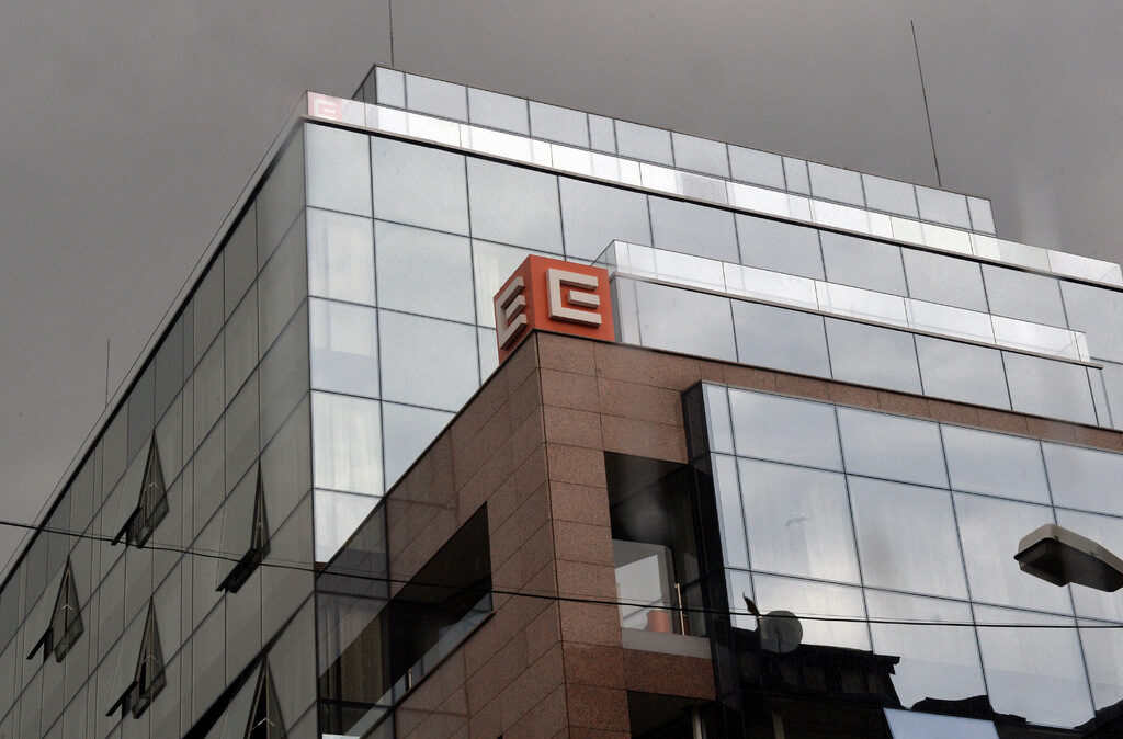 CEZ няма да реши скоро дали да пусне държавата в сделката