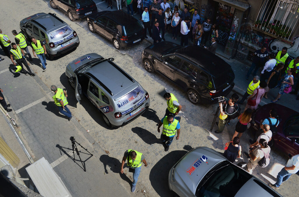 Шшшт, не споменавайте "Лев инс", че...